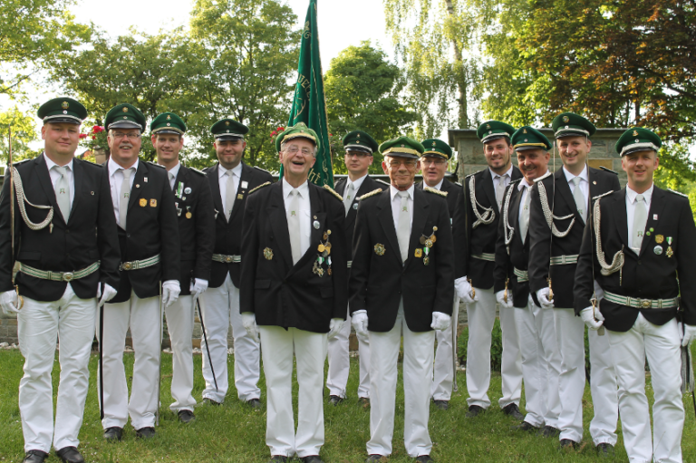 Vorstand und Offiziere - Schützenverein St. Hubertus Halberbracht